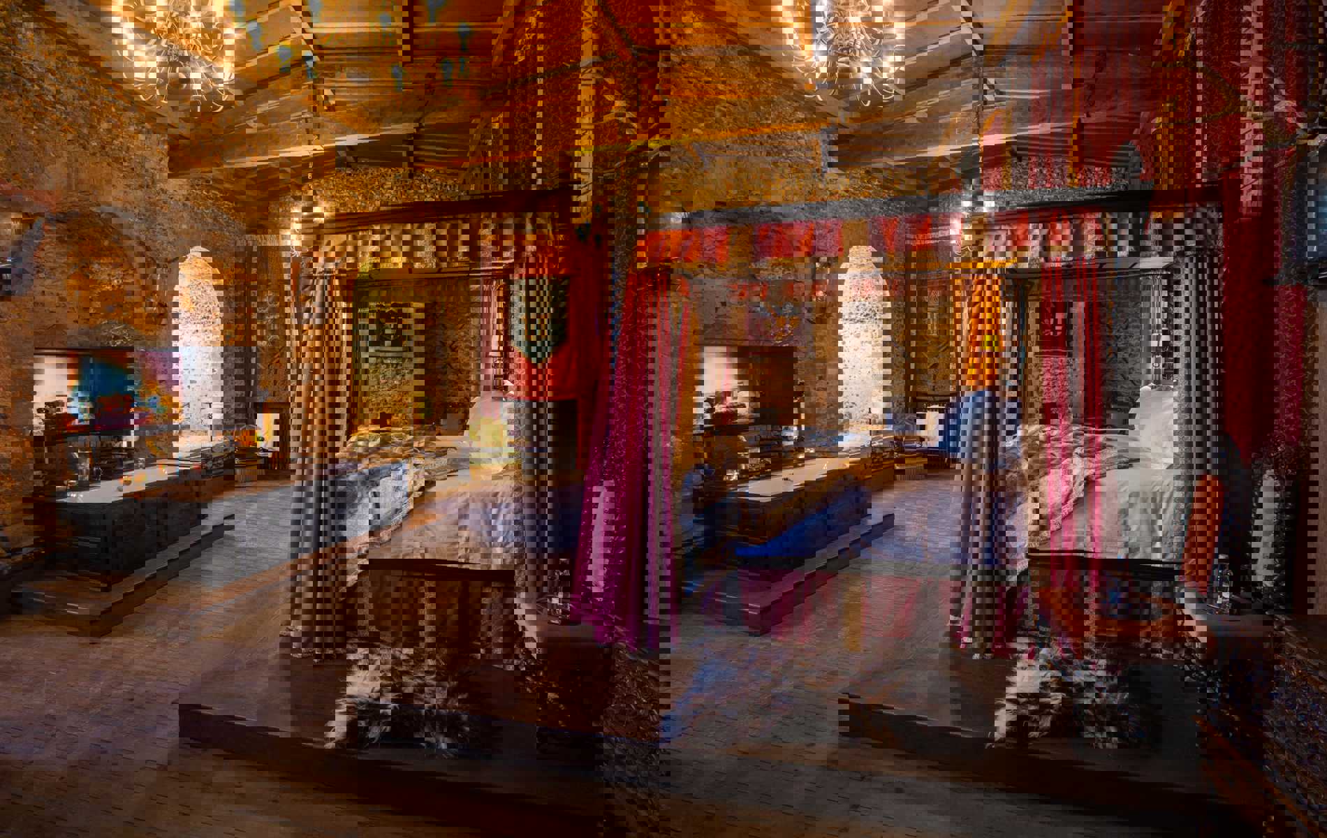 Luxury Castle Honeymoon Inspiration - Scottish, Irish, English, Welsh Castle Honeymoons