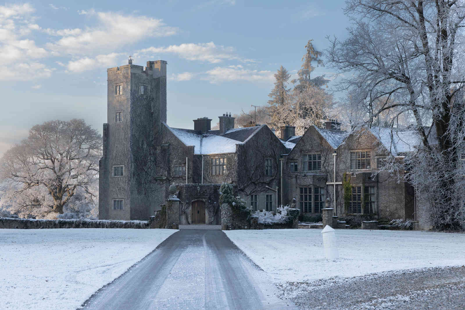 Belle Isle Castle Winter Wedding Package for 30-65